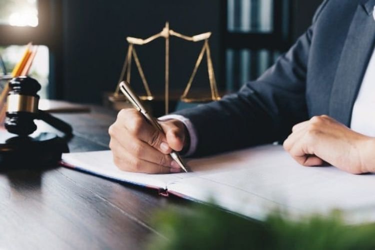 Who Is A Criminal Lawyer And Why You Need One Who Is A Criminal Lawyer And Why You Need One